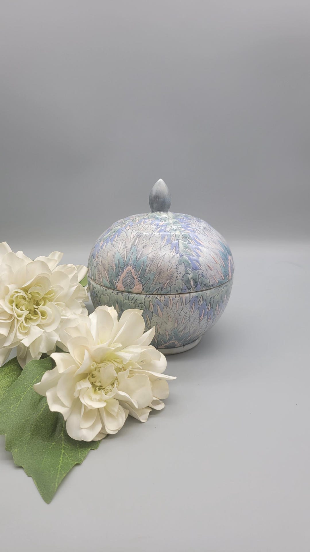 Plumage Fantasy by Heygill Handpainted HFP Macau Vintage Pottery Pastel ...