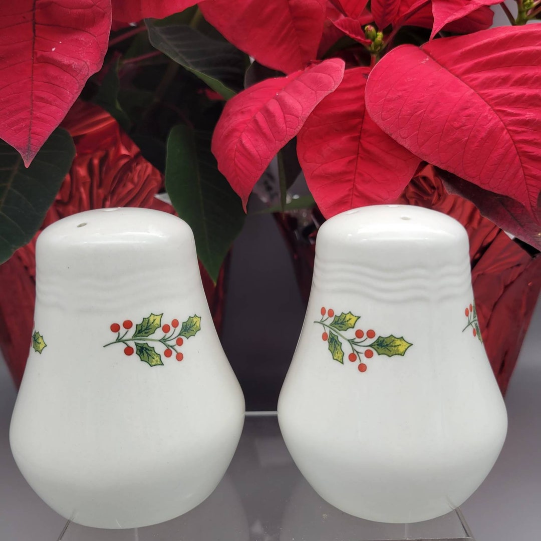 Vintage Gibson Christmas Salt & Pepper Shakers, Holly and Berries - Etsy