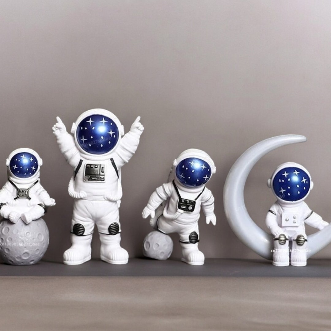 4-piece Astronaut Figurine Set | Cute Spaceman Ornaments | Space Lover ...