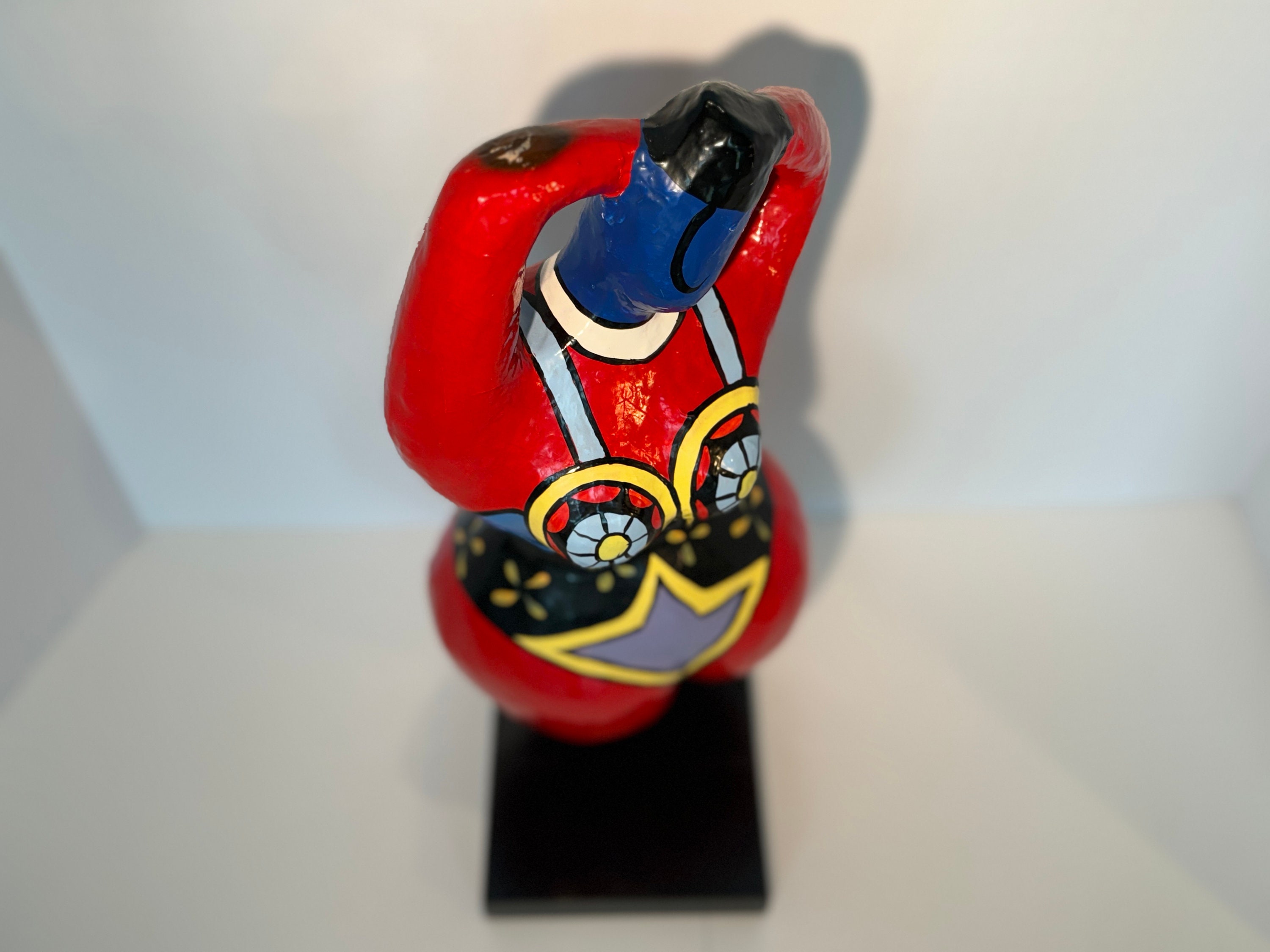 Modern Nana Figure Sculpture Feminine Colorful Curvy Woman Statue ...