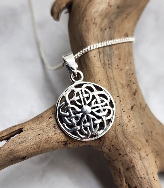 Round Flower Celtic Necklace Dara Celtic Knot Pendant Irish Jewelry Eternity Knot Symbol of Inner Strength Sterling Silver Wisdom Etsy