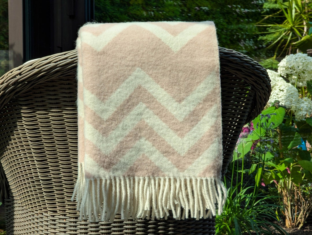 Handmade New Zealand Wool Blanket: Pink & White Zigzag Throw - Etsy