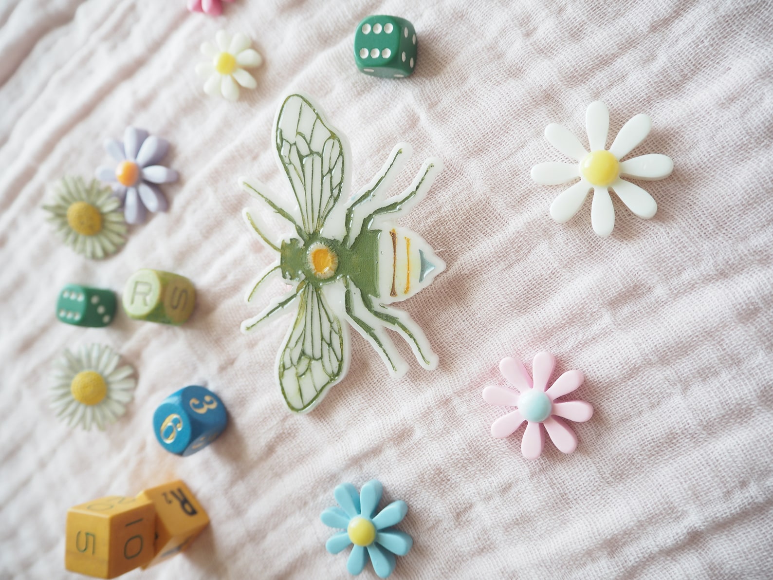 Honey Bee With Daisy Green Brown, Blue & Yellow Acrylic Pin Brooch ...