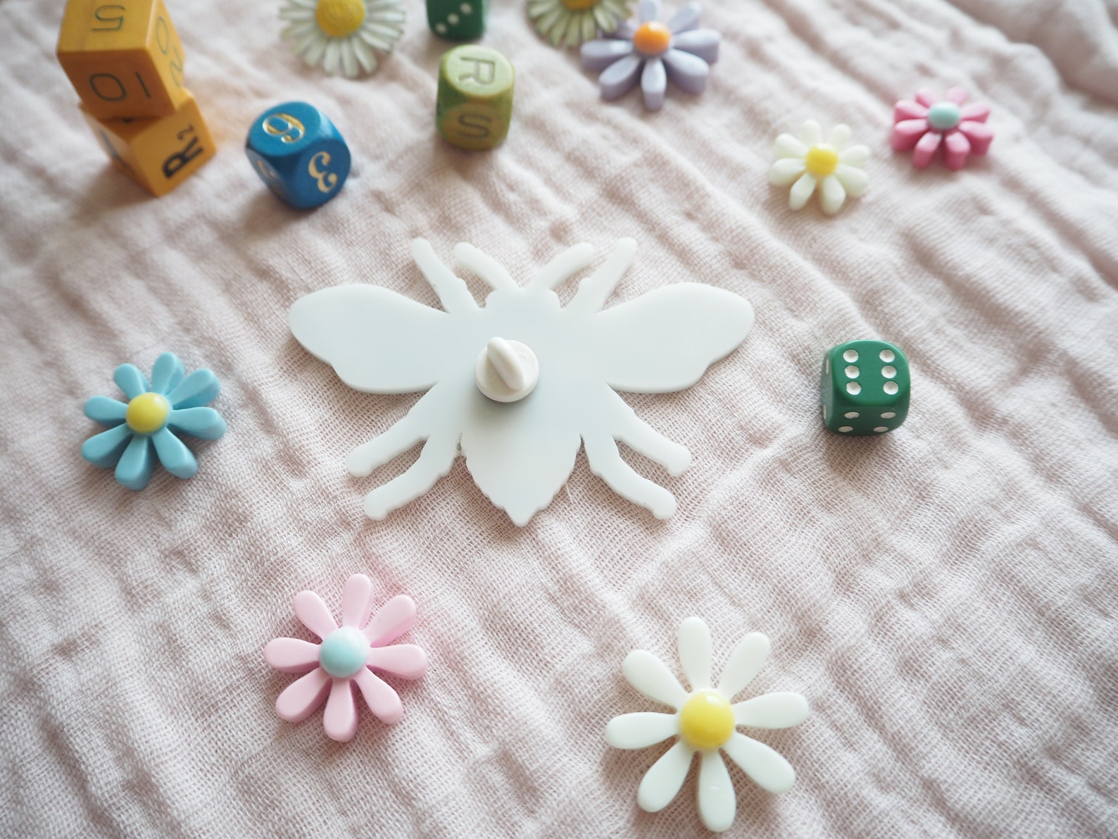 Honey Bee With Daisy Green Brown, Blue & Yellow Acrylic Pin Brooch ...