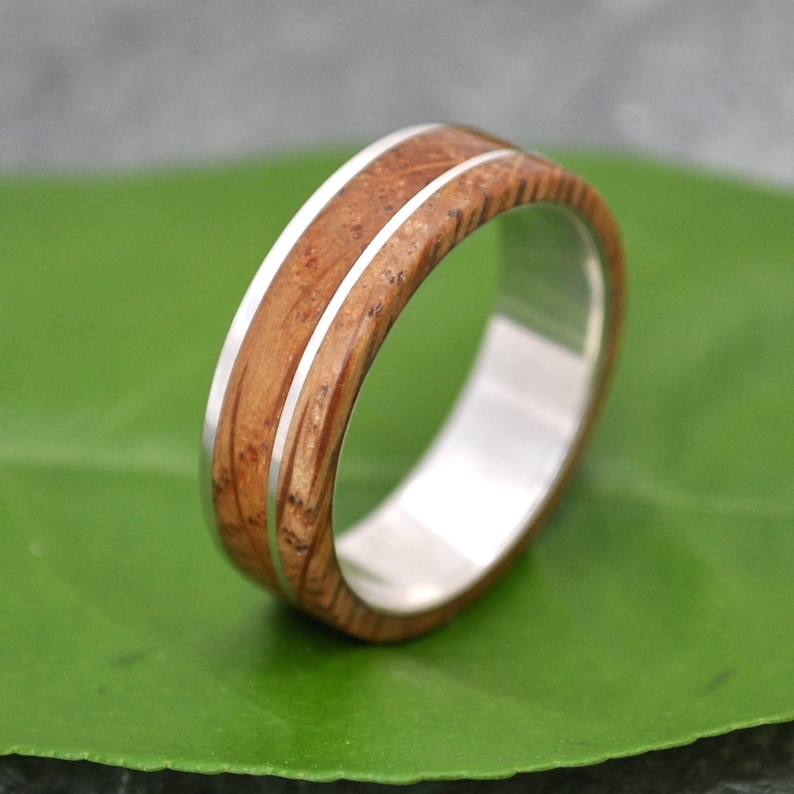 Un Lado Asi Bourbon Barrel Ring : Eco-friendly Wedding Band - Etsy