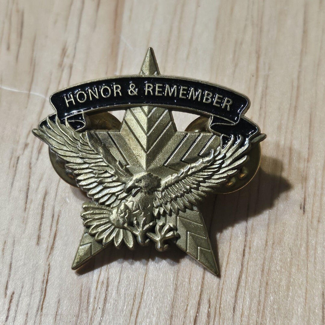 Vintage Honor & Remember Award Star With Eagle With Extended Wings ...