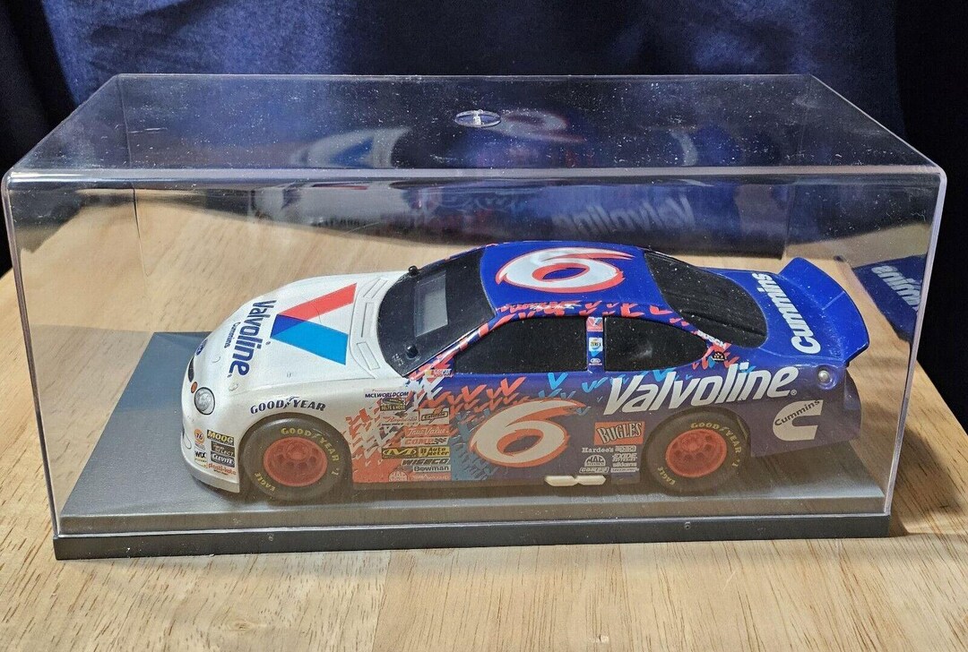 1997 #6 Valvoline 1998 Ford Taurus Die Cast Metal Car in Display Case ...