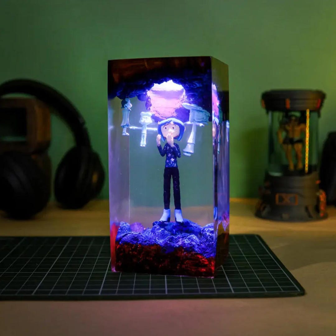 Coraline Epoxy Resin Wood Lamp, Diorama, Gaming Decor, Gift for Her ...