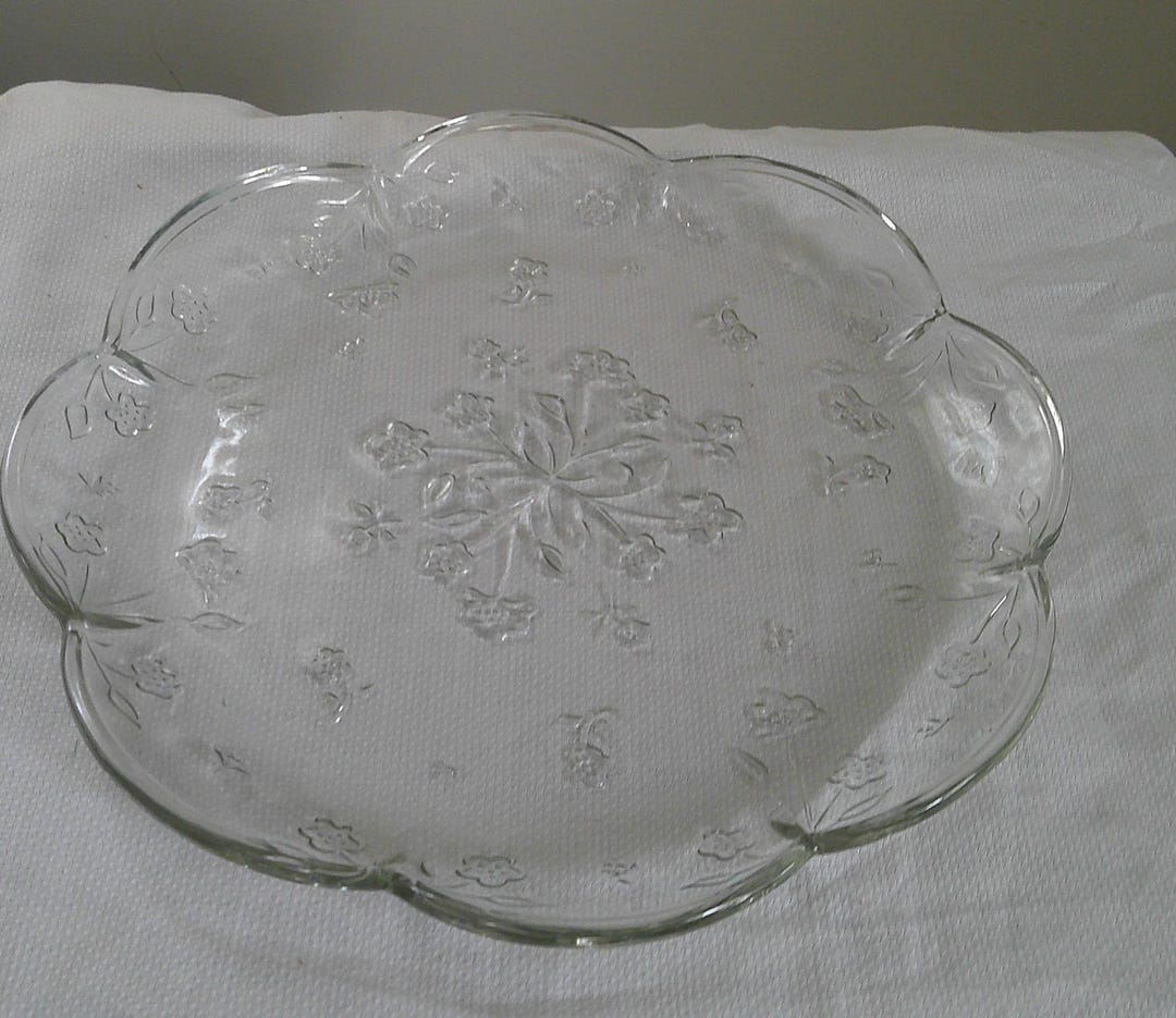 Vintage Anchor Hocking 12" Savannah Clear Round Glass Floral Pattern ...