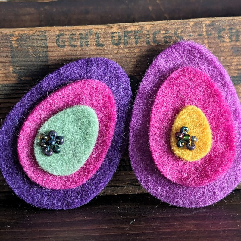 Easter Egg Brooch - Etsy