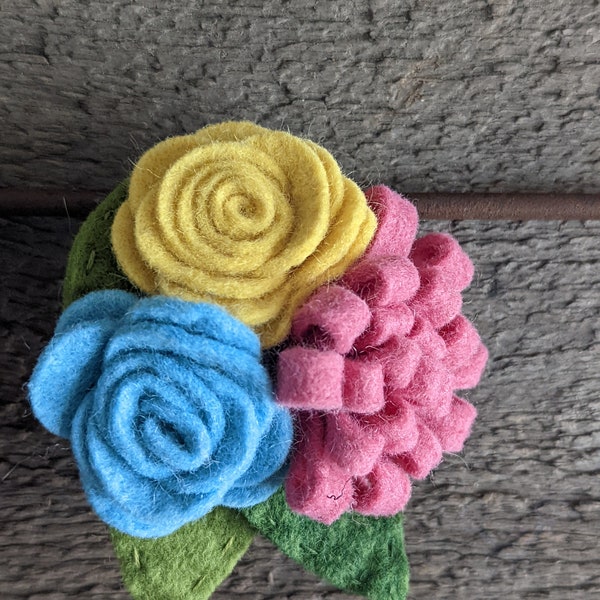 Felt Flower Brooch - Etsy