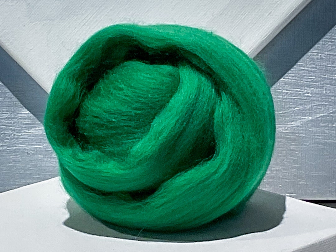 Bright Green Merino Wool Roving clover Felting Wool, Weaving, Dubbing ...