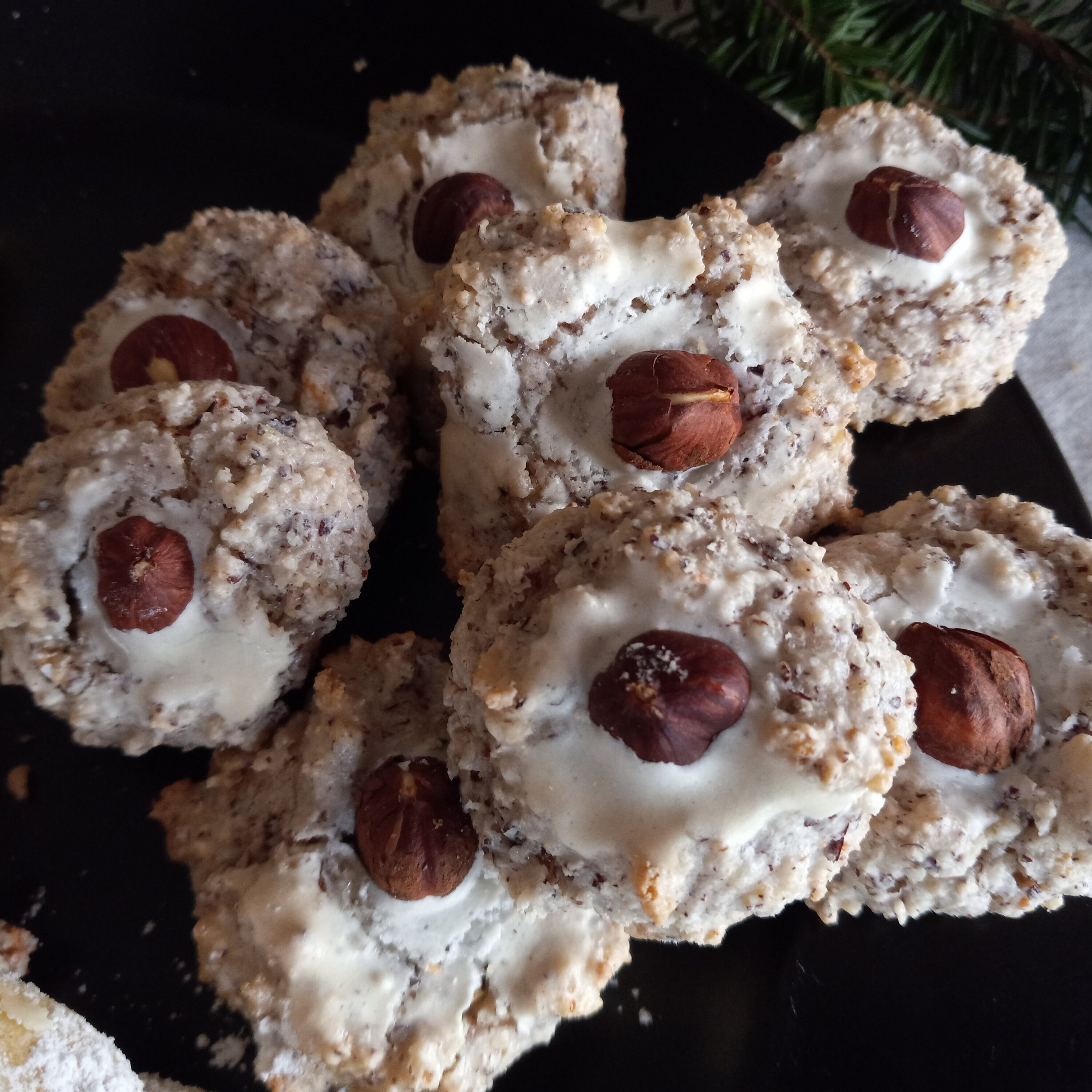 TRADITIONAL EUROPEAN Artisan COOKIES Hazelnut Macaroons ...