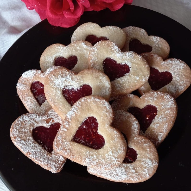 EUROPEAN ARTISAN LINZER Heart Cookies for Christmas, Holidays ...