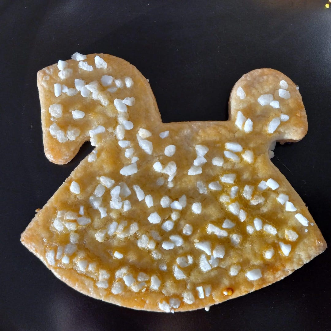 TRADITIONAL EUROPEAN Shortbread Cookies "ausstecherle"; 2 Large ...