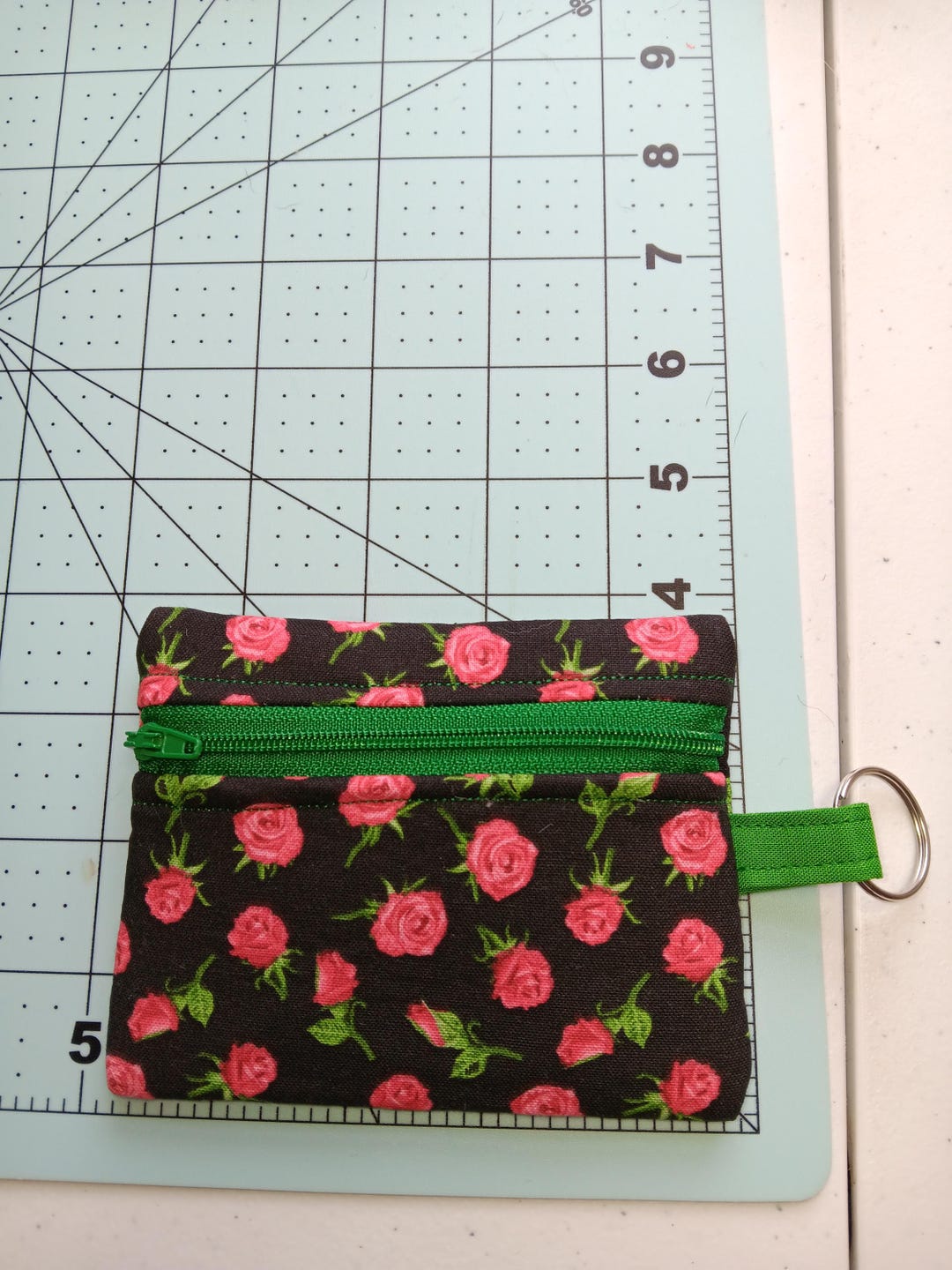 Tiny Red Roses Themed Keychain Wallet / Coin Purse - Etsy