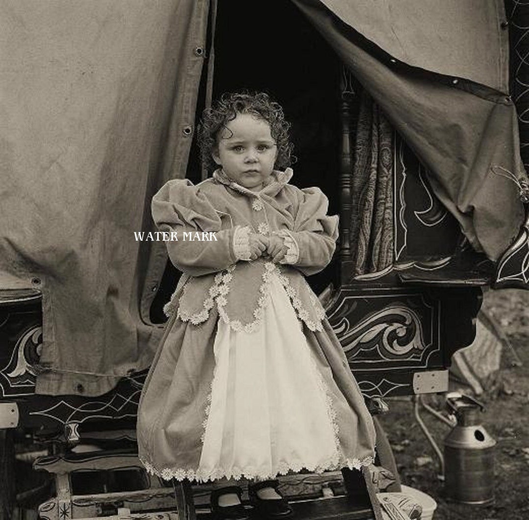 Gypsy Little Girl in Front of Caravan Wagon*wonderful*bohemian**boho ...