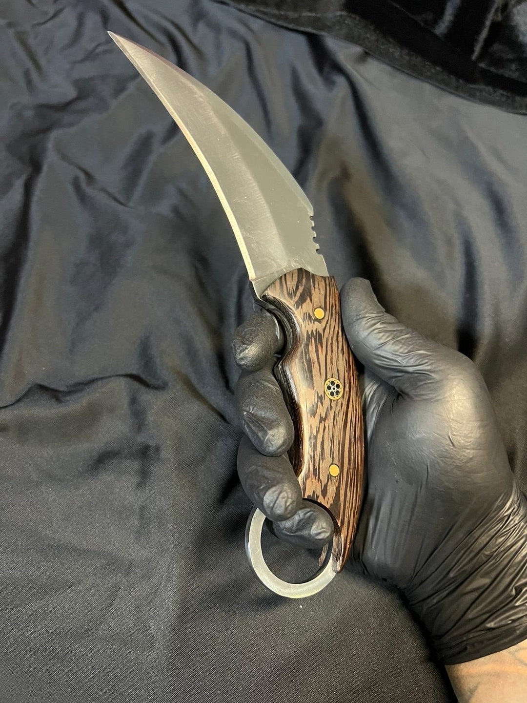 Handmade Fixed Blade Full Tang D2 Steel Karambit Knife With Leather ...