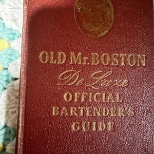 Vintage 1946 Old Mr. Boston Deluxe Official Bartender's Guide Booked - Etsy