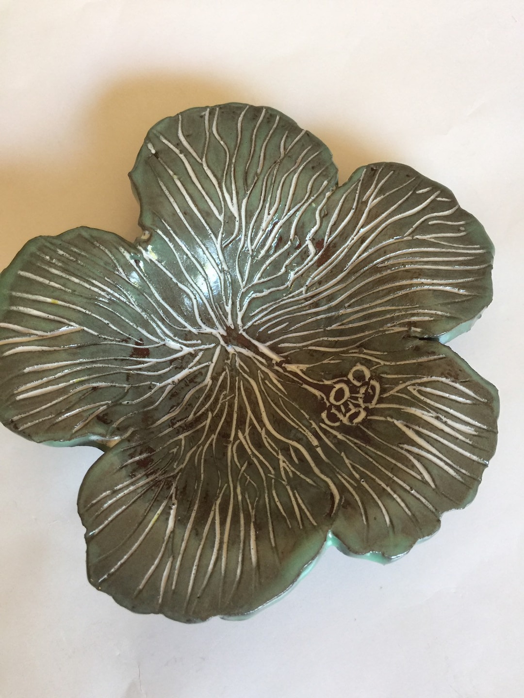 Carved Pale Green Hibiscus Flower Butterfly Puddler Feeder - Etsy