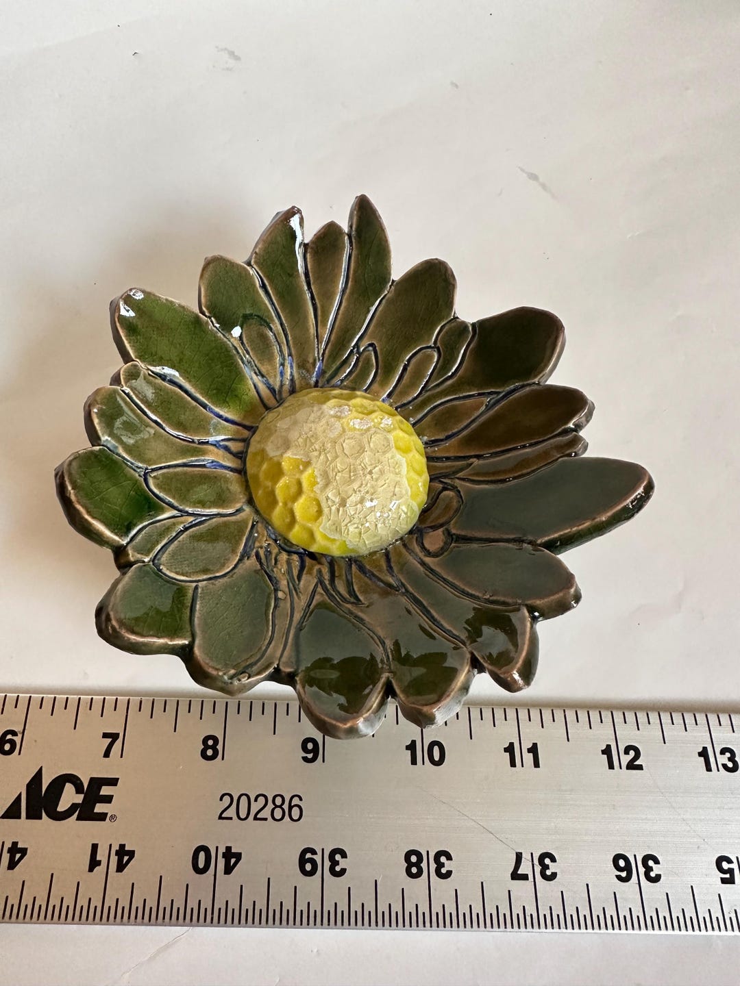 Green Chrysanthemum Flower Bee Feeder / Butterfly Puddler - Etsy