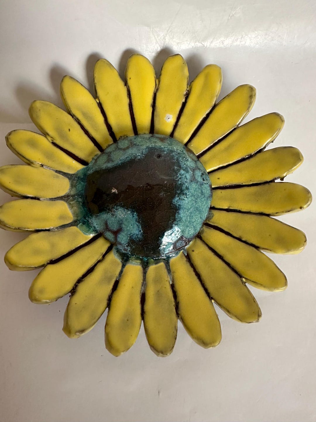 Yellow Daisy Flower Bee Feeder / Butterfly Puddler - Etsy