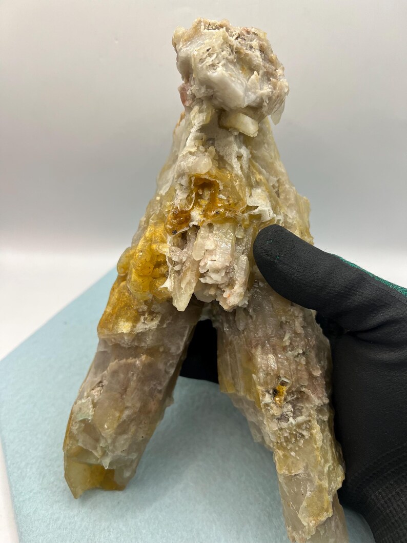 1.95 Kg (4 Lb 4.8 Oz) Golden Healer Quartz Cluster – DRC | Iron-stained ...