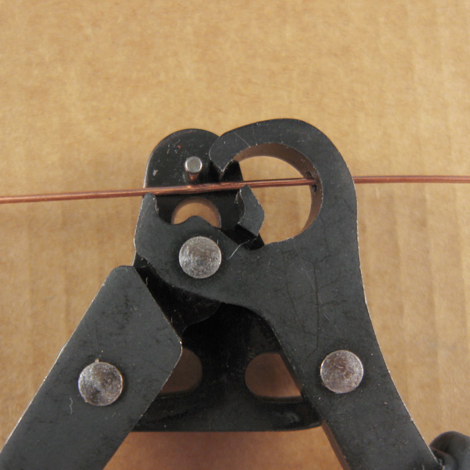 One-step Looper / Easily Make Eye Pins and Make Consistent Loops for ...
