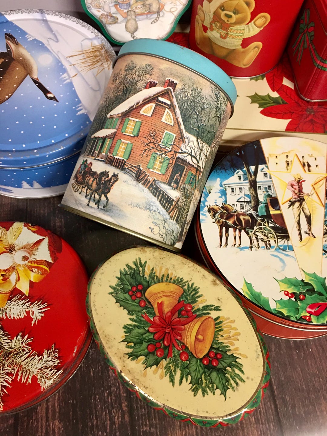 Choice Vintage Decorative Christmas Tin for Biscuits, Cookies, Candy ...