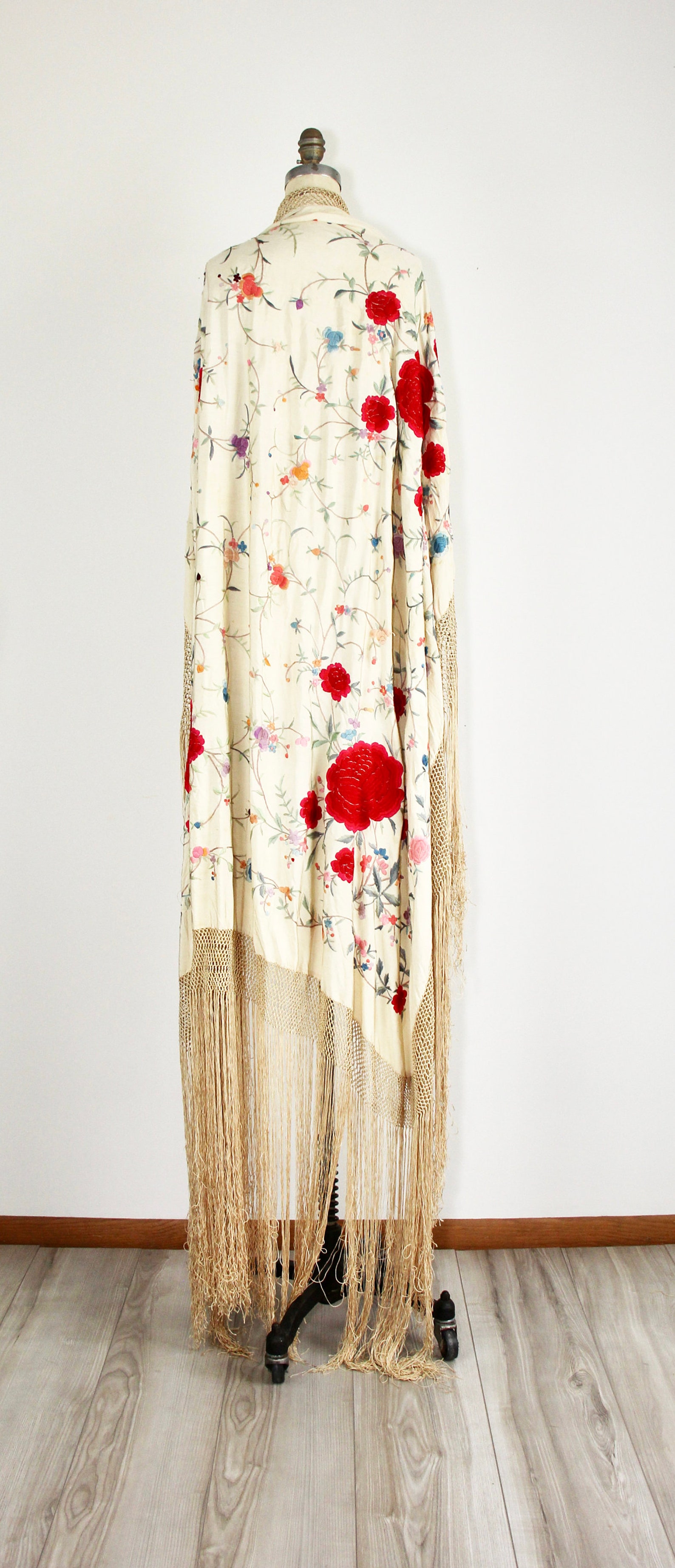 1920s Piano Shawl | Embroidered | Flapper | Macramé | Vintage Silk Wrap ...