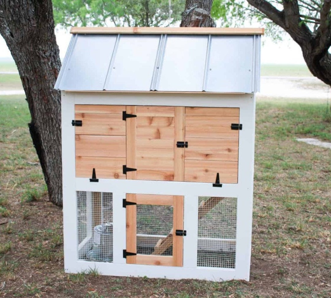 Small Chicken Coop Plans, Modern Chicken Coop, Farmhouse Chicken Coop ...
