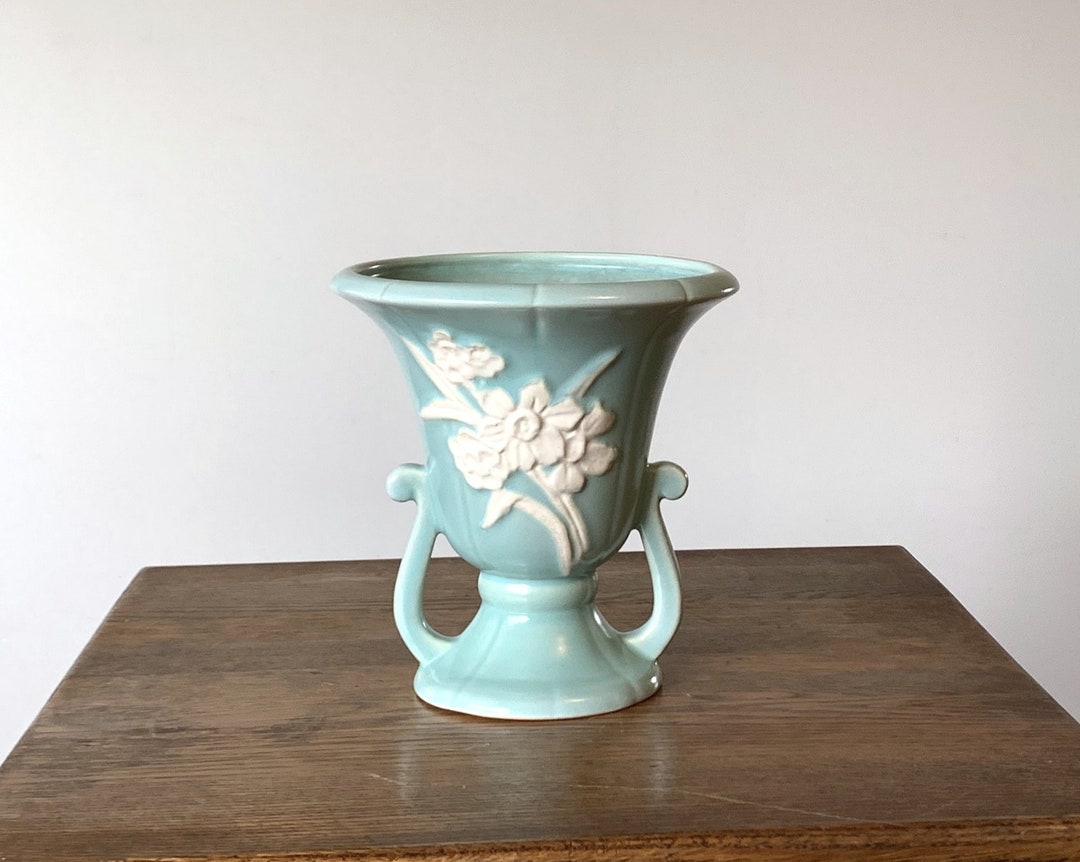 Weller Urn Vase W/ Double Handles, Celadon Green & White Cameo Flowers, Vintage 1930's Art Deco ...