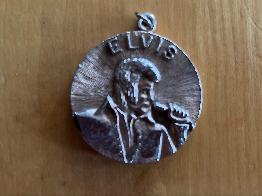 Elvis King of Rock 1935 - 1977 Vintage Medallion - Etsy