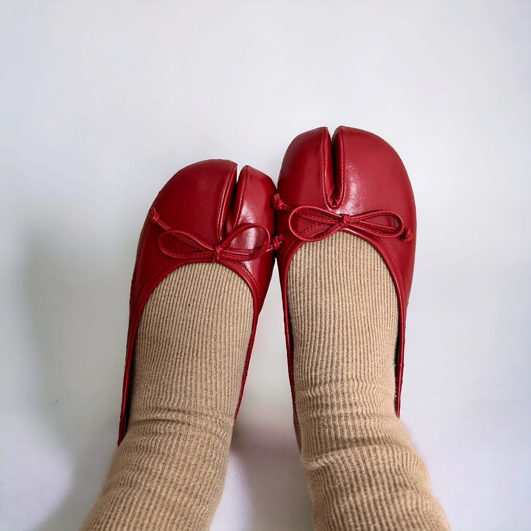 Split Toe Shoes Tabi Ballet Flats Split Toe Shoes Vintage Red Split Toe ...