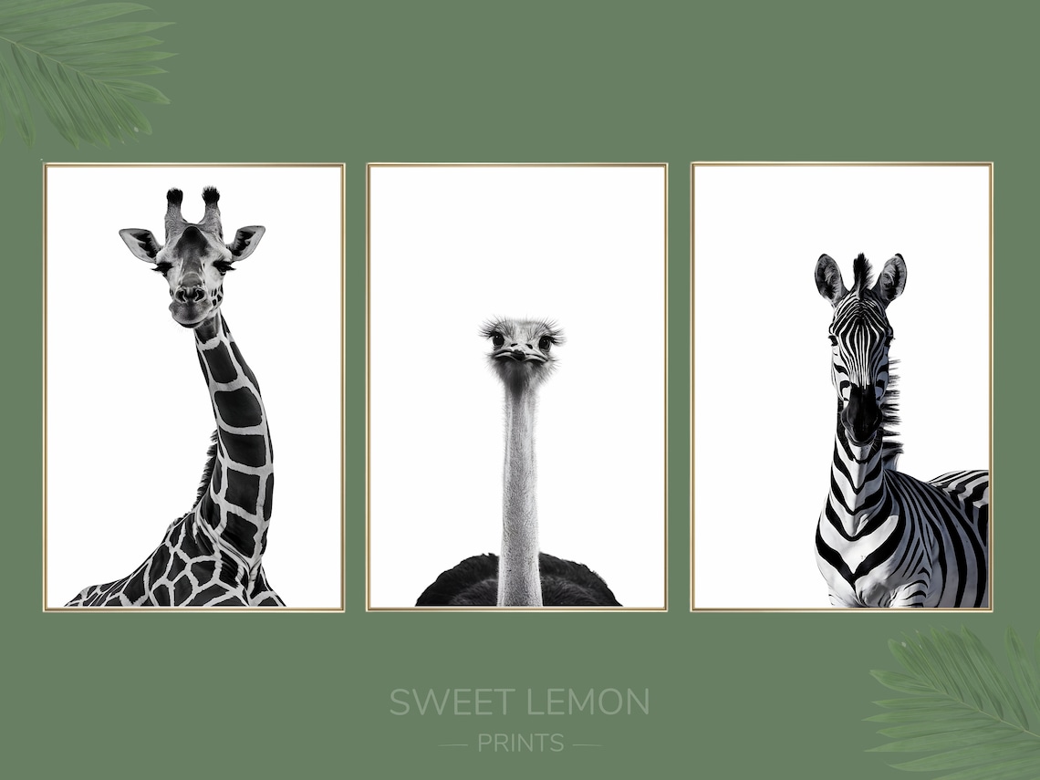 Elegant Giraffe Poster, Giraffe Print, Giraffe Monochrome Wall Art ...