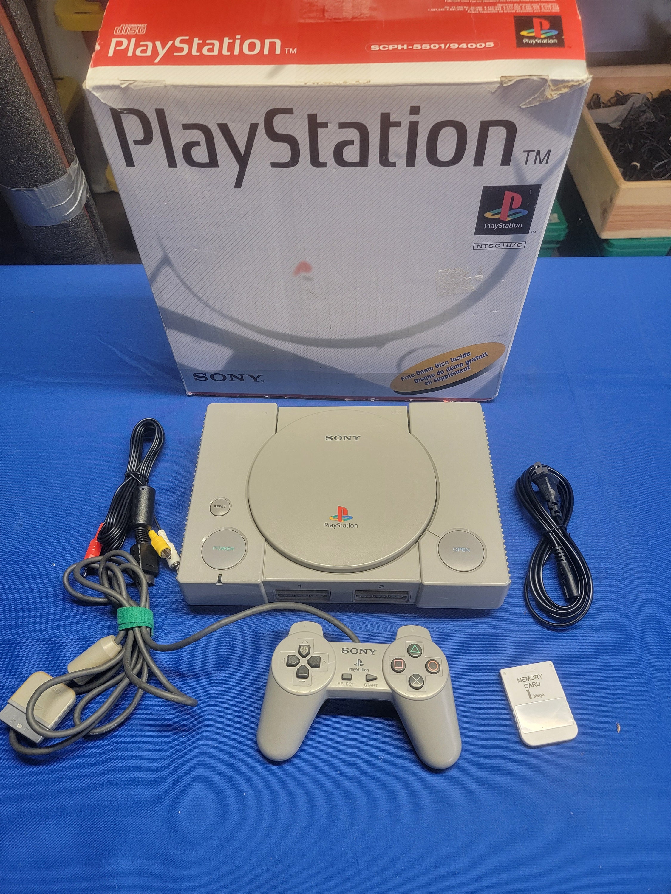 Playstation 1 in box store