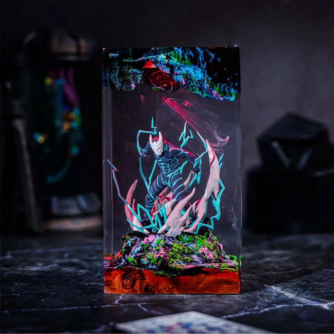 Kafka Hibino Kaiju No. 8 Resin Lamp, Monster Transformation LED Night ...