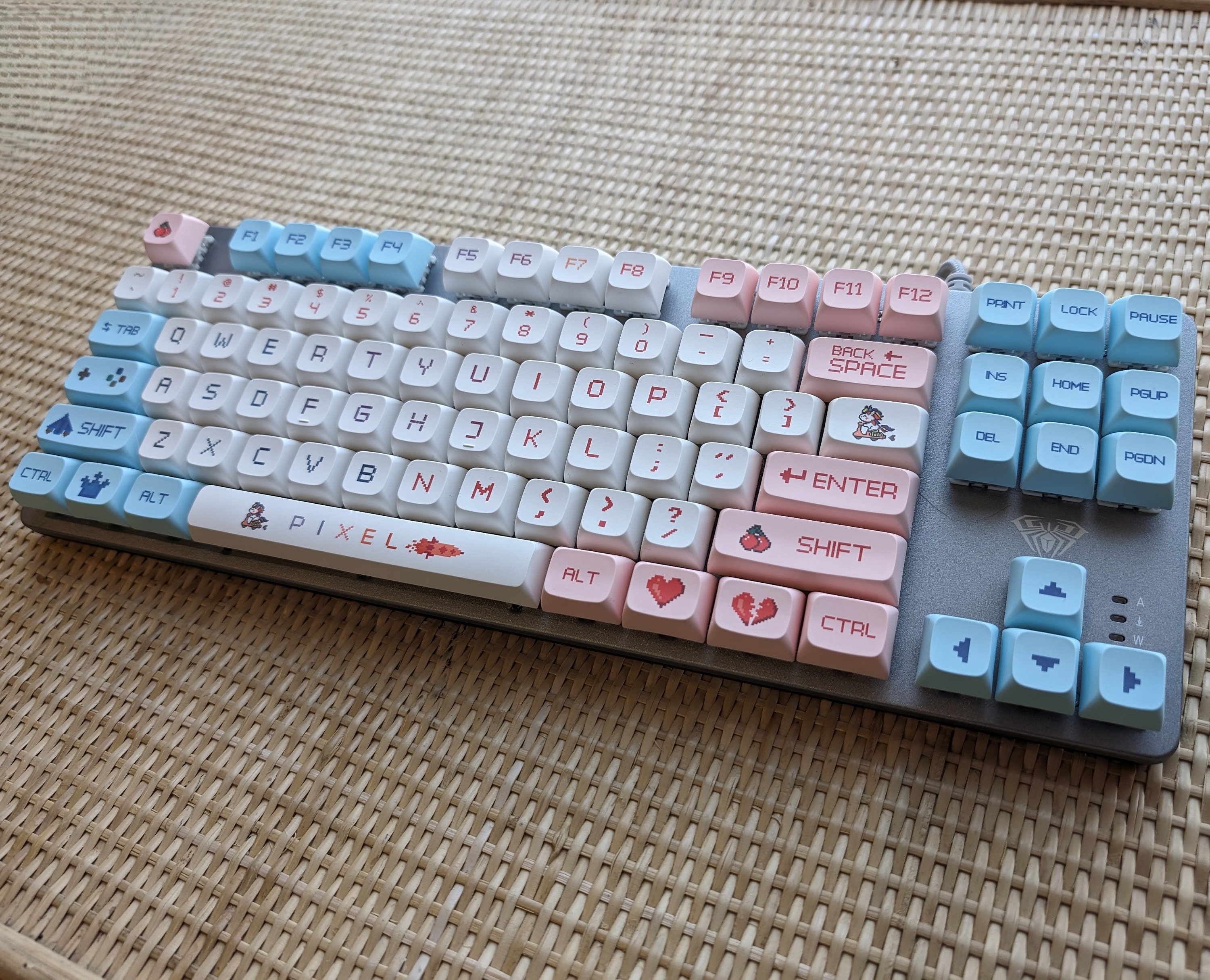Custom TKL Wired Mechanical Keyboard With Pixel Art Keycaps - Etsy