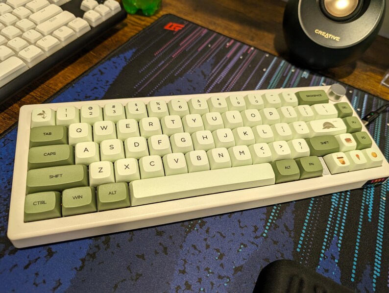 Matcha Themed Tri Mode Wireless Wired 65% Mechanical Keyboard - Smooth ...
