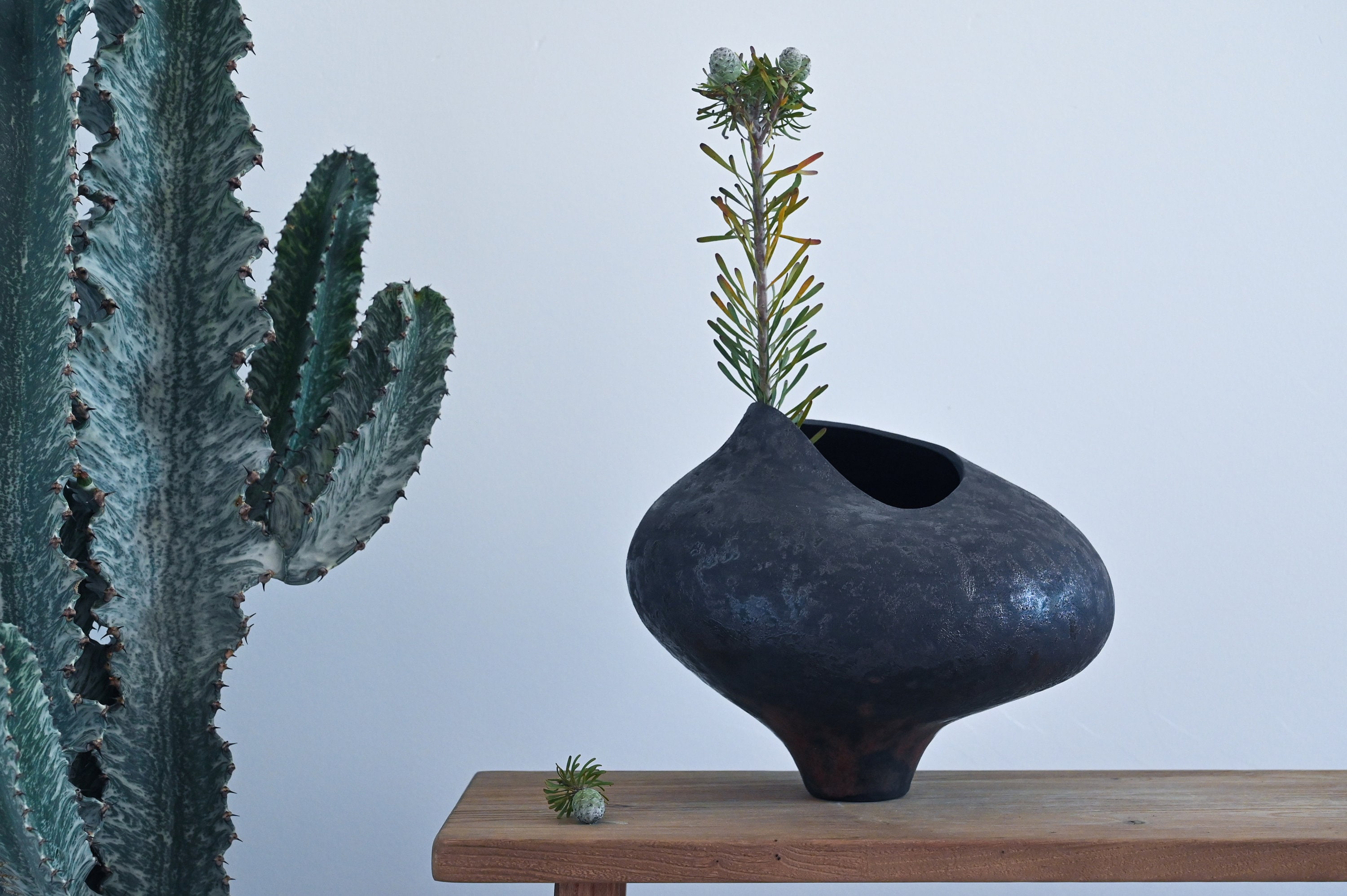 Black Rusty Ceramic Vase Minimalist Modern Decor Handmade Ceramic Vase ...