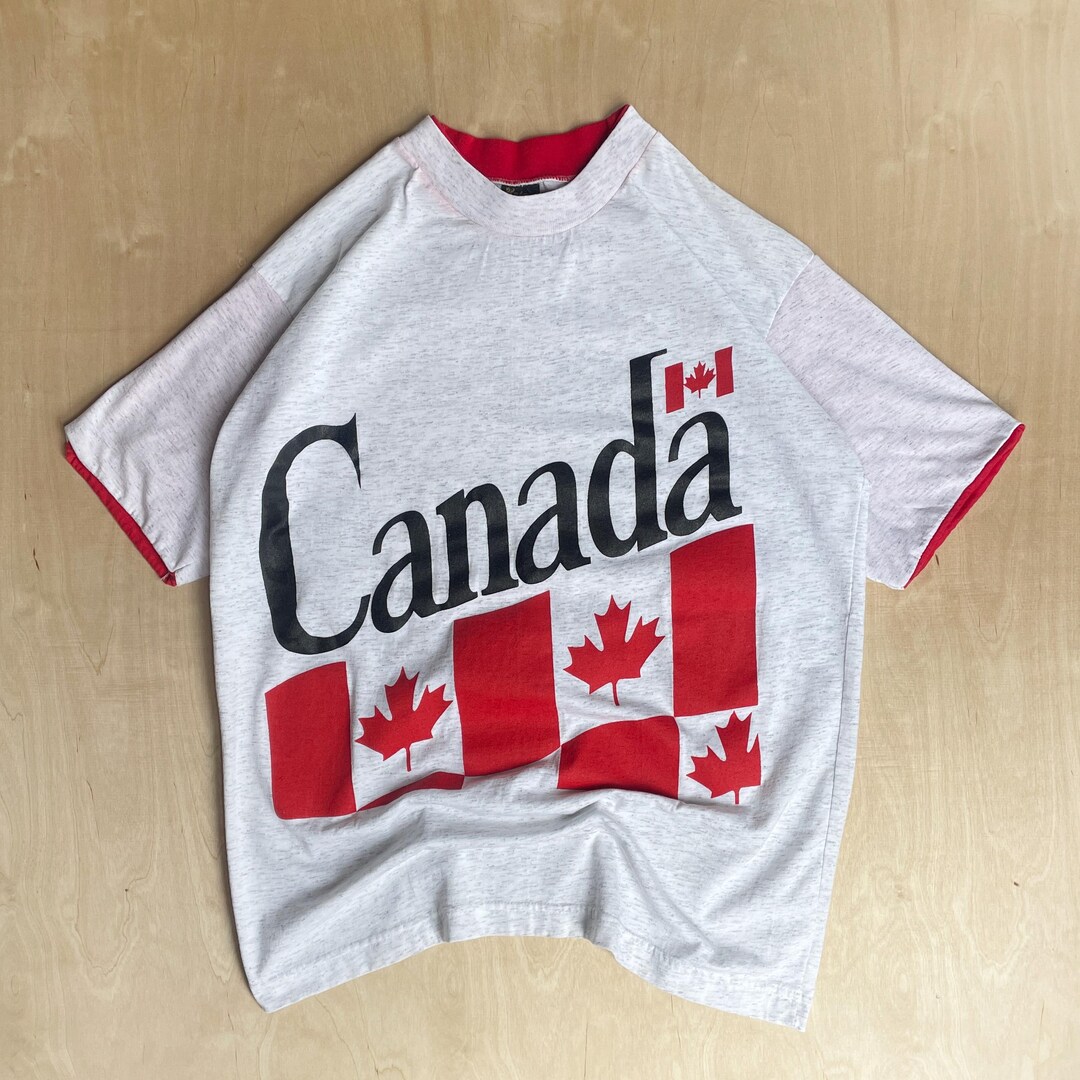 Vintage 90s Canada Flag Retro Style Graphic T-shirt W/ Lined Sleeves ...