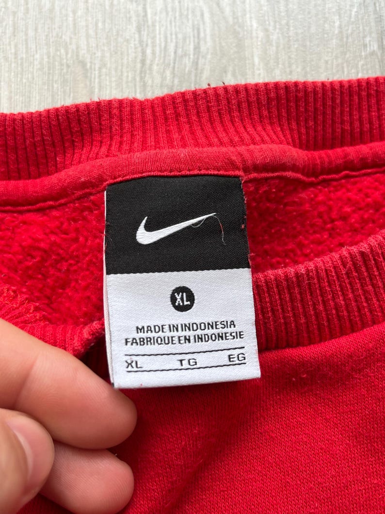 Vintage Nike Baggy Crewneck Red Sweatshirt Big Nike Center Embroidered ...
