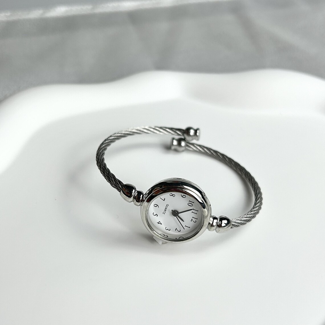 Silver Vintage Watch, Bracelet Style Minimal Watch,round Dial Small ...