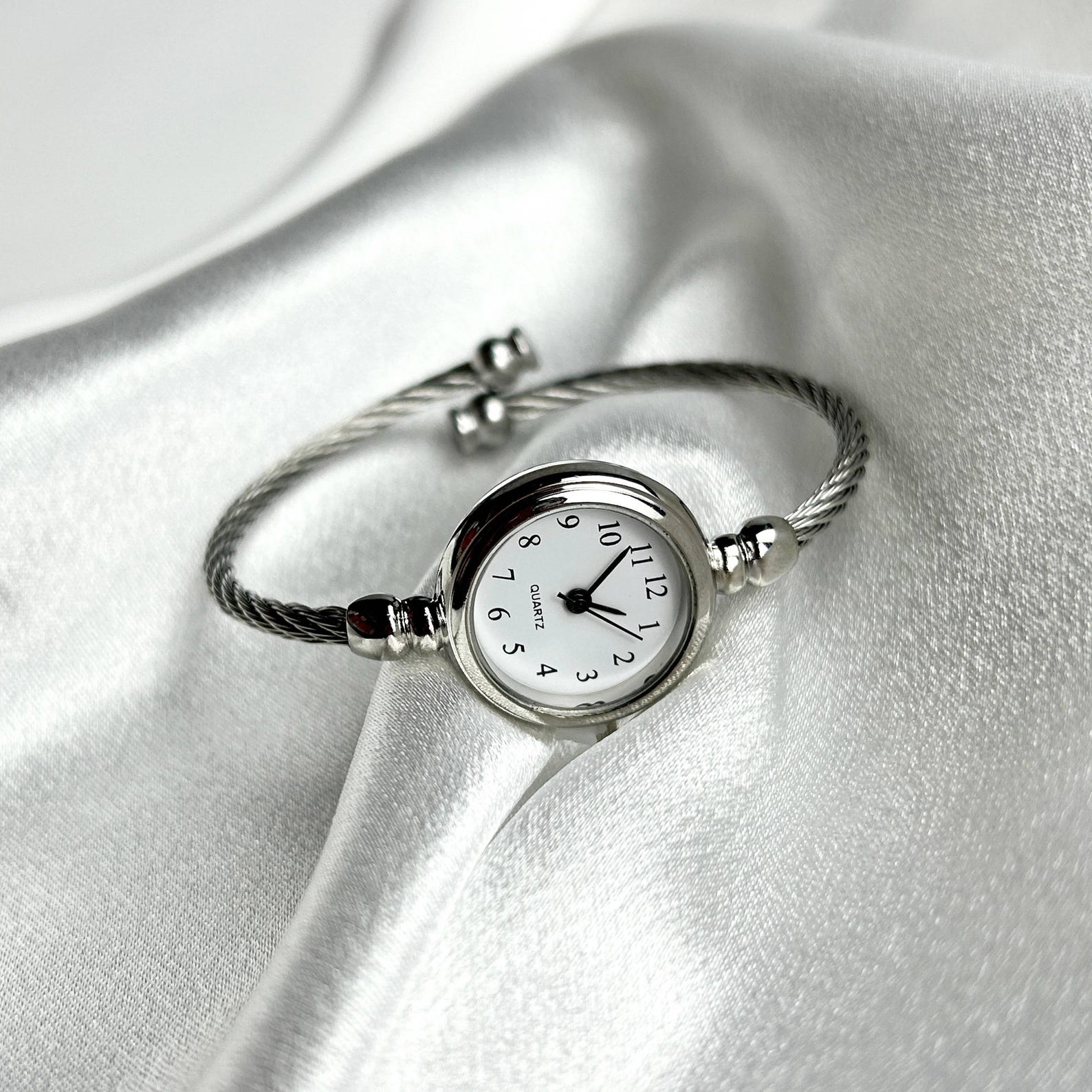Silver Vintage Watch, Bracelet Style Minimal Watch,round Dial Small ...