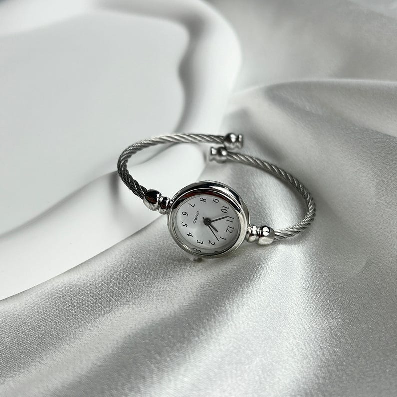 Silver Vintage Watch, Bracelet Style Minimal Watch,round Dial Small ...