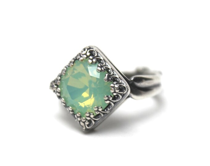 Swarovski Crystal Cocktail Ring Bold Chrysolite Opal Mint - Etsy