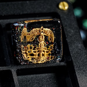 SALE 50% Erdtree's Favor +2 Keycap, Custom Elden Ring Talisman Keycap ...