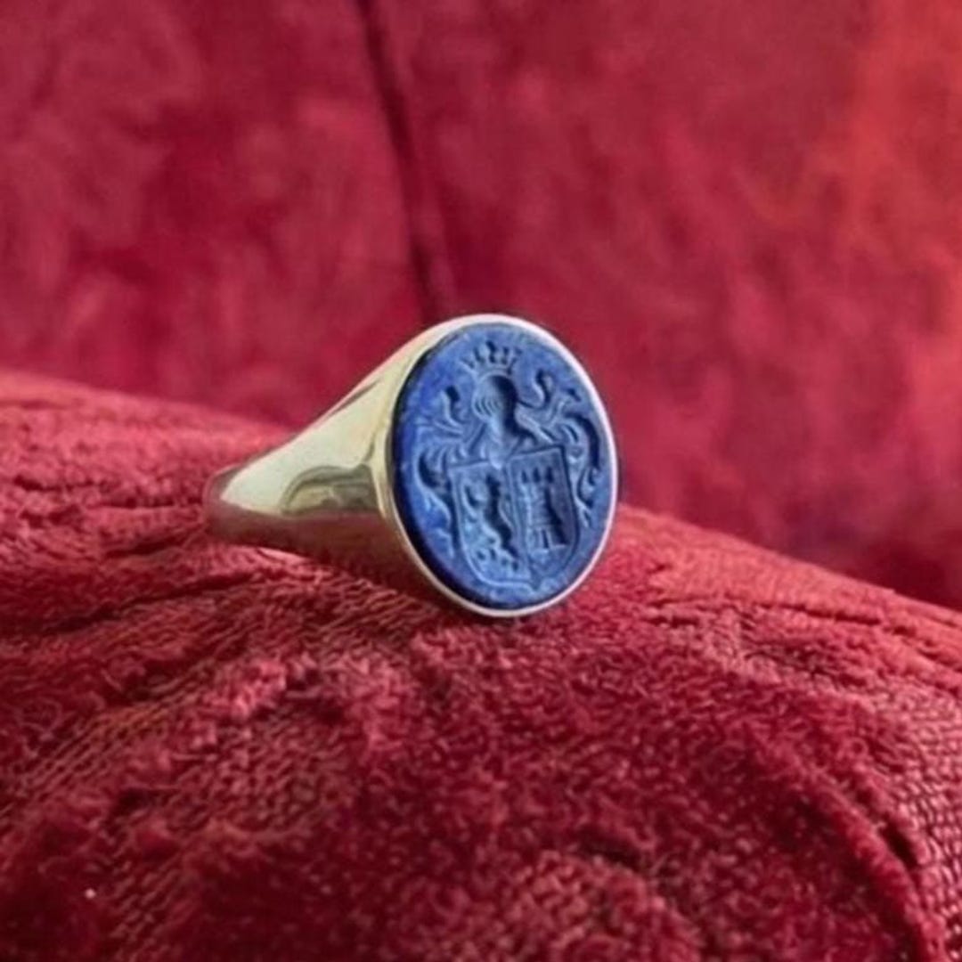 Custom Intaglio Oval Signet Ring | Engraved Family Crest, Heraldic Seal ...