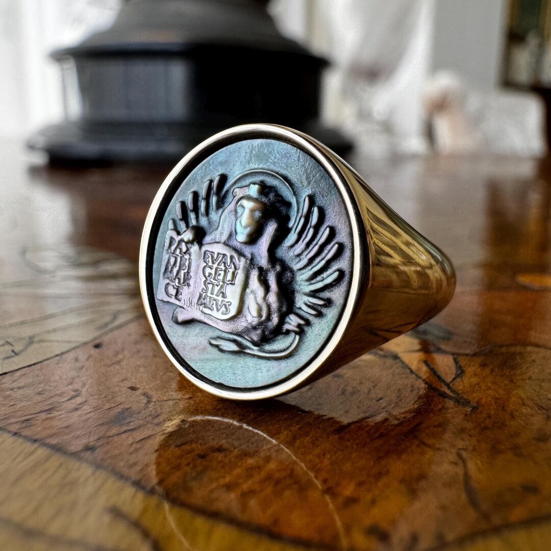 Adjustable Signet Ring With Lion of Venice Engraved on Mother of Pearl ...
