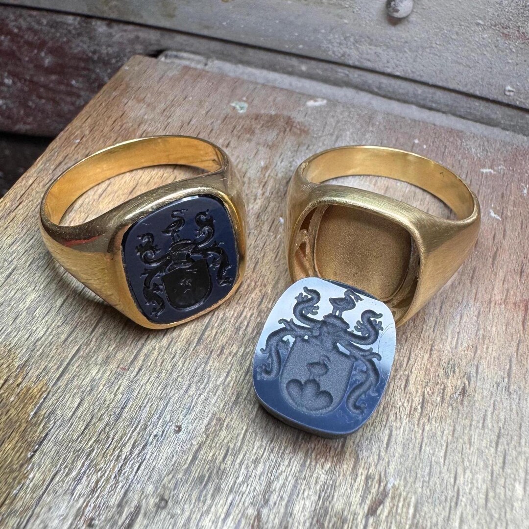 Custom Intaglio Gemstone Signet Ring: Custom Family Crest, Heraldic ...